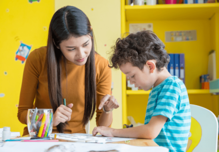 Helper-and-kid-helperplace-Helper-Place | Liv