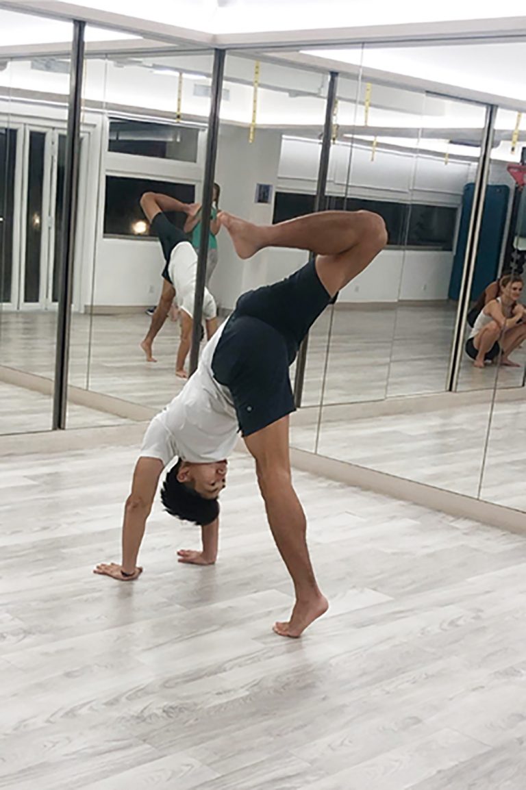 We Review an Animal Flow Class at AndFit Studio | Liv